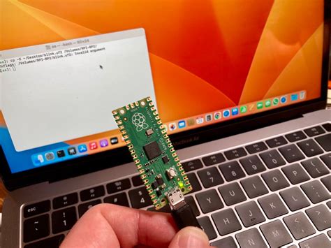Macos 13 Venturaのfinderで、raspberry Pi Picoなどへuf2ファイルを転送できない不具合は修正までcpや
