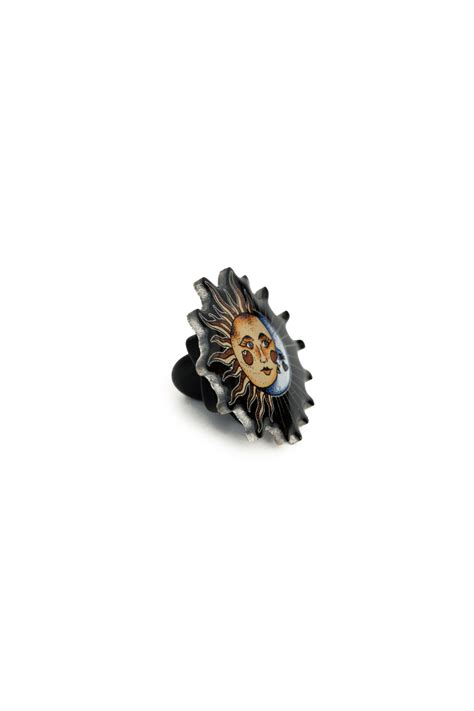 Solaris Sun Pin Hell Bunny