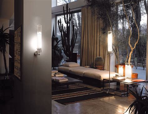 Lio Luxury Italian Furniture Store Nella Vetrina