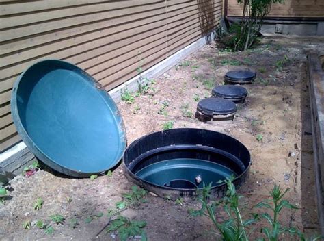 Бочка в дело: используем бочку в качестве погреба | Garden hose, Garden ...