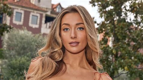 Penny Lane Is A Total Poolside Dream In Behind The Scenes Swimsuit
