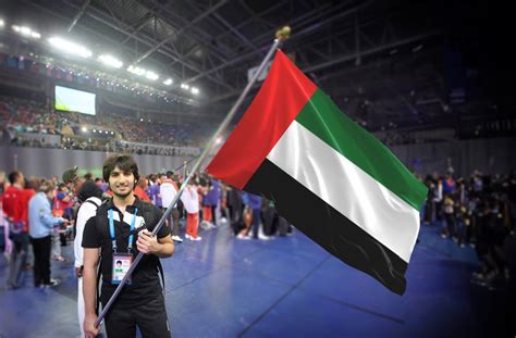 سالم يحمل علم الإمارات في افتتاح الدورة العربية صحيفة الخليج