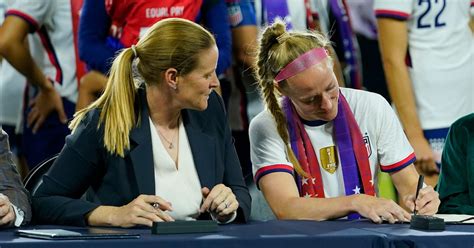 U S Soccer Players Formally Sign Equal Pay Agreements The Seattle Times