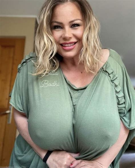 Bella Bodhi Curvy Woman Beautiful Female Celebrities Real Curvy Women