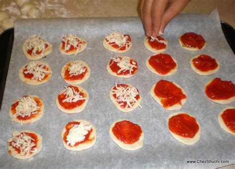 हिंदी Bite Size Pizza बाइट साइज़ पिज़्ज़ा मिनी पिज़्ज़ा