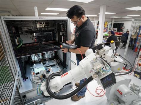 Why Real Time Defect Detection Ensures Automotive Electronics Quality