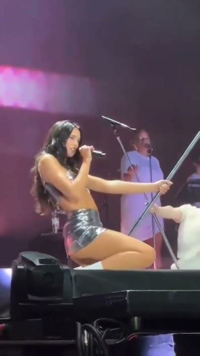 Dua Lipa Dua Dualipa Dualipalevitatinglyrics Dualipahot