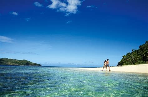 Top 18 Romantic Honeymoon Islands Holidays For Couples