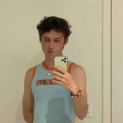 Troye Sivan Troye Sivan People Shirtless Hunks
