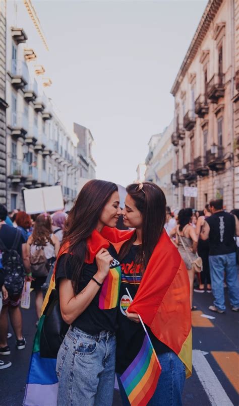 Adorable Lesbian Couples