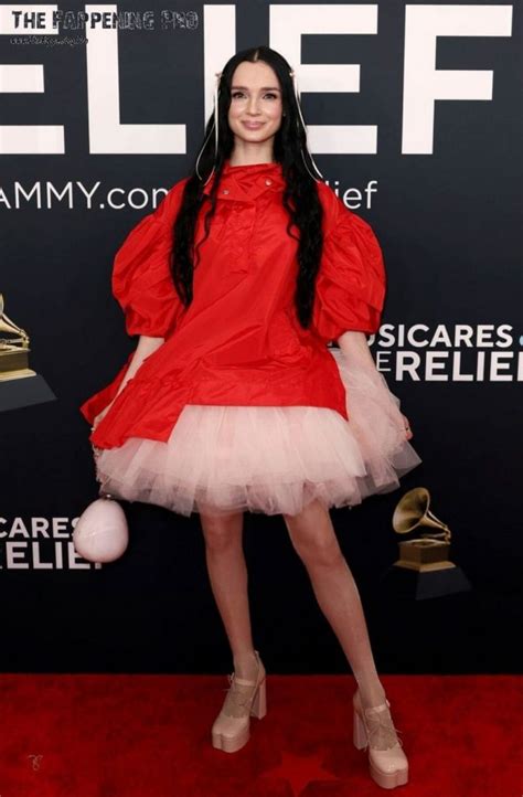 Poppy Sexy And Leggy Photos The Fappening