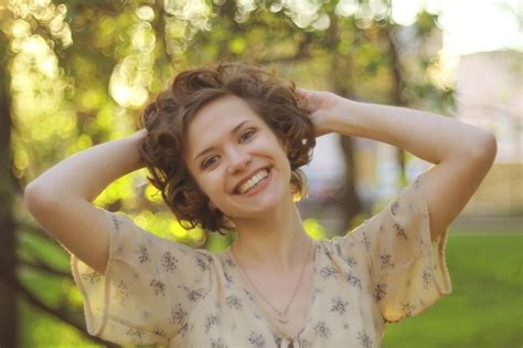 Premium Photo Summer Girl Happiness Traveling