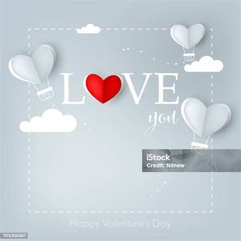심장 모양 열기구의 발렌타인 데이 배경은 복사 공간과 해피 발렌타인 데이 텍스트에 대한 프레임과 사랑 당신 텍스트에 흰색 구름과 붉은 마음으로 하늘에 떠있는 열기구 사랑과