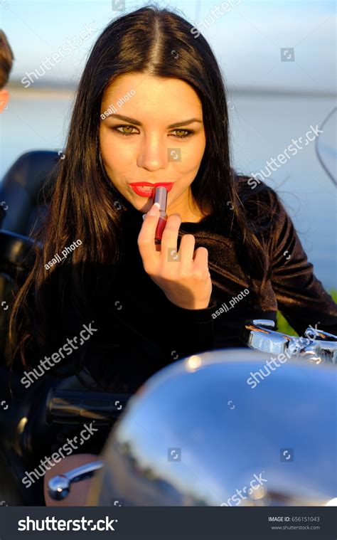 Sexy Young Brunette Girl Long Hair 스톡 사진 656151043 Shutterstock