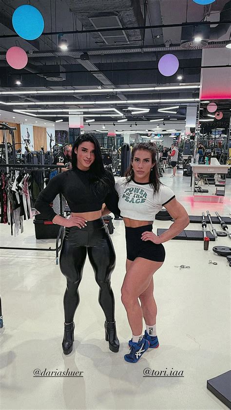 Daria Shuer Has Huge Quads Scrolller