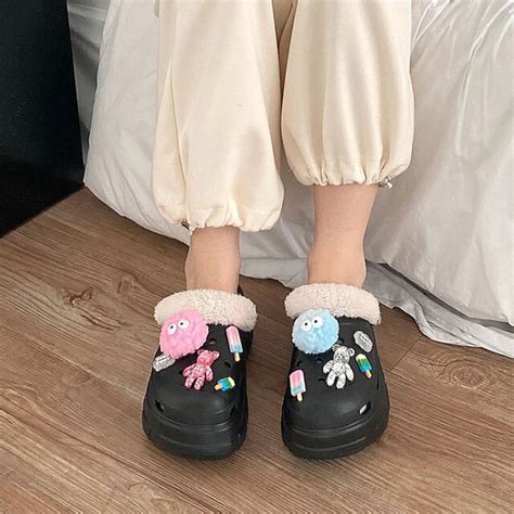 지비츠털슬리퍼 키높이크록스 폼폼이 겨울슬리퍼 털실내화