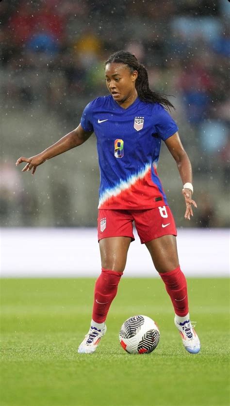 Jaedyn R Celebrity Asians