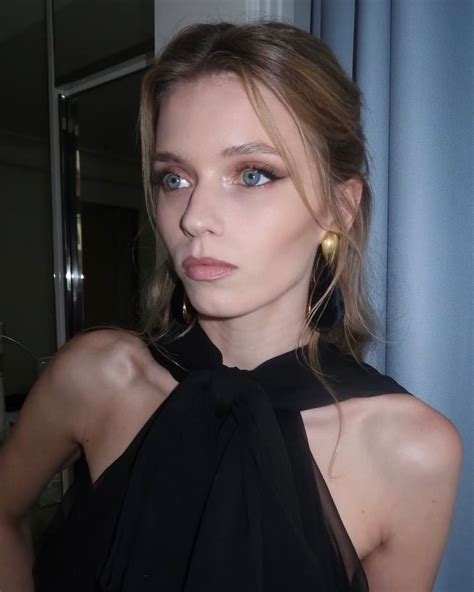 Picture of Abbey Lee Kershaw