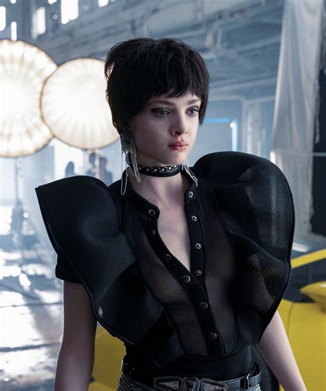 Elena Kampouris Wallpapers Images Wallpapercat