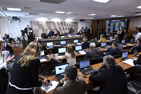 Senado Ccj Aprova Pec Que Muda Regra De Emendas Parlamentares Mat Ria