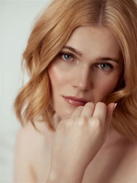 Lucy Hellenbrecht Nachwuchsschauspielerin Berlin Crew United