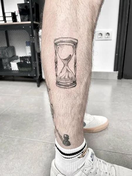 45 Best Hourglass Tattoos For Men And Women Artofit