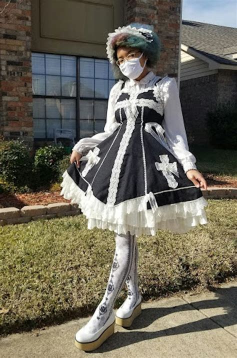 Goth Fashion Is As Iconic As Goth Music And No Its Not All ‘black