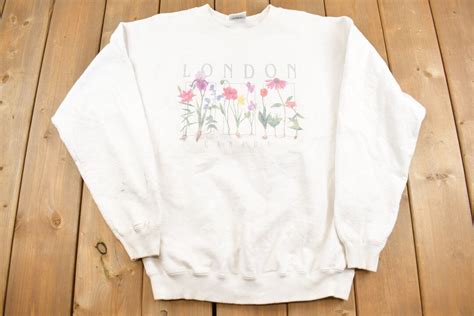 Vintage 1990s London Canada Floral Theme Crewneck Sweatshirt 90s