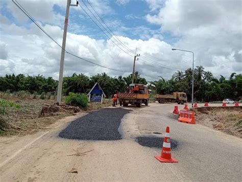 Photo Gallery ทางหลวงชนบทเผยถนน 14 สายใน 7 จังหวัดรถผ่านไม่ได้ จากปัญหาน้ำท่วม ดินสไลด์