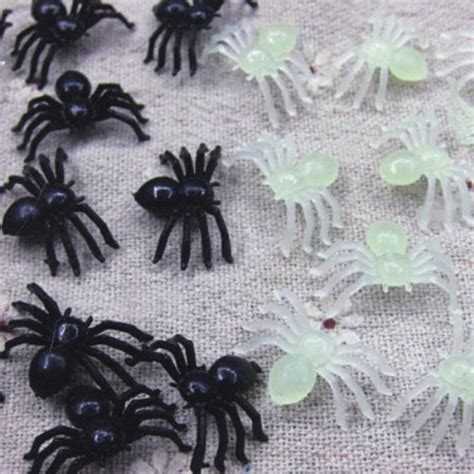 Halloween Mini Plastic Black Luminous Spider Prank Grandado