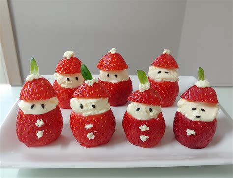 사랑스러운 핑거푸드 딸기 눈사람
