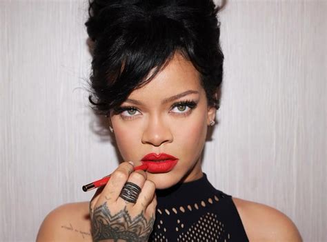 Rihannas Net Worth From Pop Icon To Business Mogul