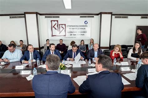 Вицепремиерот Анѓушев и министерот Фазлиу на средба со градоначалниците од Скопскиот плански