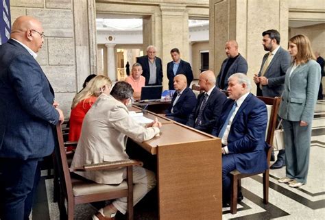 ГЕРБ СДС подаде документи за регистрация за изборите