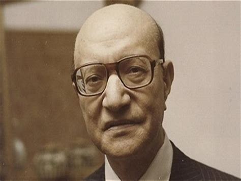 ابنة محمد عبد الوهاب والدي عانى من الوسواس القهري ومديحة يسري كانت