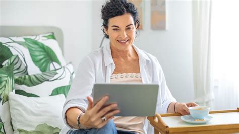 The Pros And Cons Of Dating As A Boomer Woman Sixty And Me
