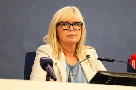 Ob Simone Borris Im Fokus Kritik Nach Mail Affäre Zum Wintermarkt