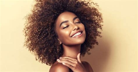 Make básica o que precisa ter na nécessaire