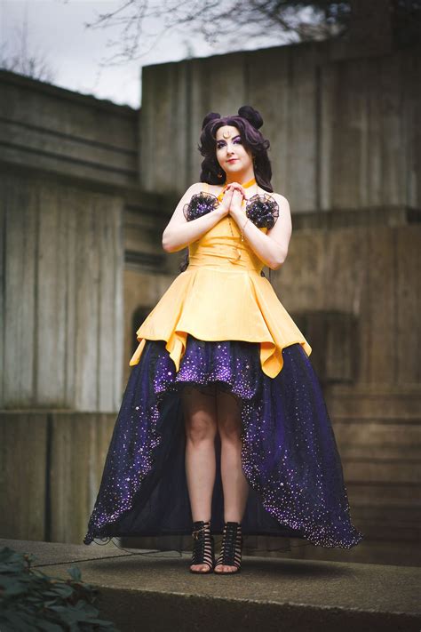 Sailor Moon Luna Cosplay
