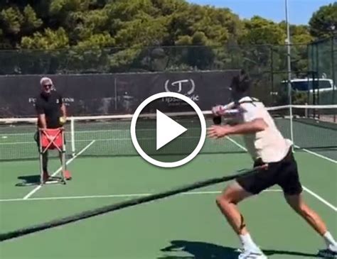 Davis Cup Stefanos Tsitsipas Is Back Training With His Father Apostolos Tennis Tonic News