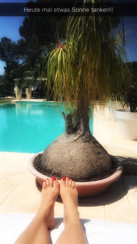 Carmen Geisss Feet