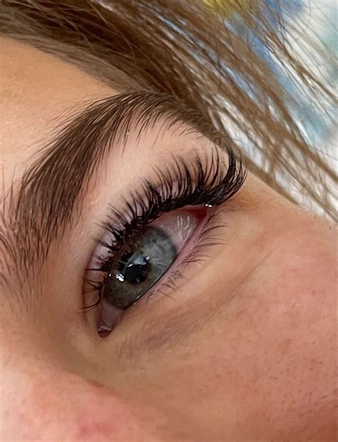 Нарощення вій