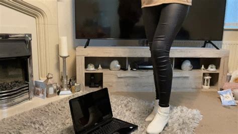 Dell Laptop Boot Crush In 4k Inflatable Fetish Girl