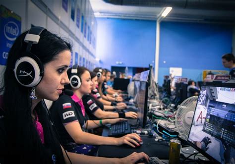 Fakta Tentang Cewek Gamers Yang Belum Kamu Tahu