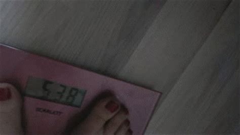 Are These Jeans Getting Smaller Or Am I Getting Bigger Bloated Belly Lilcharlottes Secret