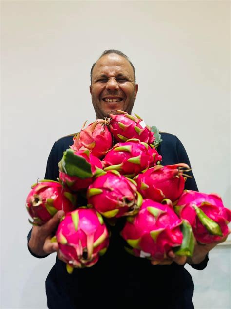 ‏الفلاح التونسي محمد بن ضو يشارك انجازه بتحطيم الأرقام القياسية في وزن