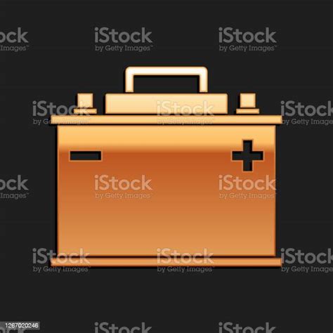 검은 색 배경에 격리 골드 자동차 배터리 아이콘 어큐뮬레이터 배터리 에너지 전력 및 전기 축적기 배터리 긴 그림자 스타일 벡터 검은색에 대한 스톡 벡터 아트 및 기타 이미지