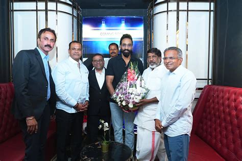 Kannappa డిప్యూటీ సీఎంతో మోహన్ బాబు మంచు విష్ణు కన్నప్ప స్పెషల్ షో ఫొటోలు