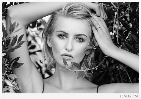 Amber Tutton In Tuscany ~ Fuji X T2 With Acros ~ 90 Pictures