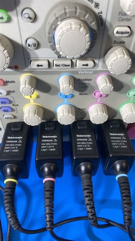 Tektronix Mdo3024 Mixed Signal Domain Oscilloscope 200 Mhz 2 5 Gs S Lot Includes 4 Tpp0250 P